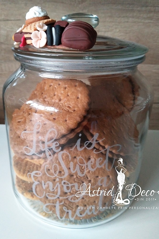 Borcan -Cookie Jar- gravat manual - Life is sweet si cu decoratiuni din ...